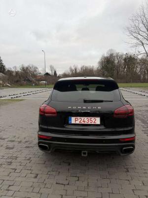 Melns Porsche Cayenne 2017 Kauņa, ar dzinēja tilpumu 3.60 L un nobraukumu 175 tūkst. km par 18500 €, foto 7 vietnē AUTOMOTO.COM.LV