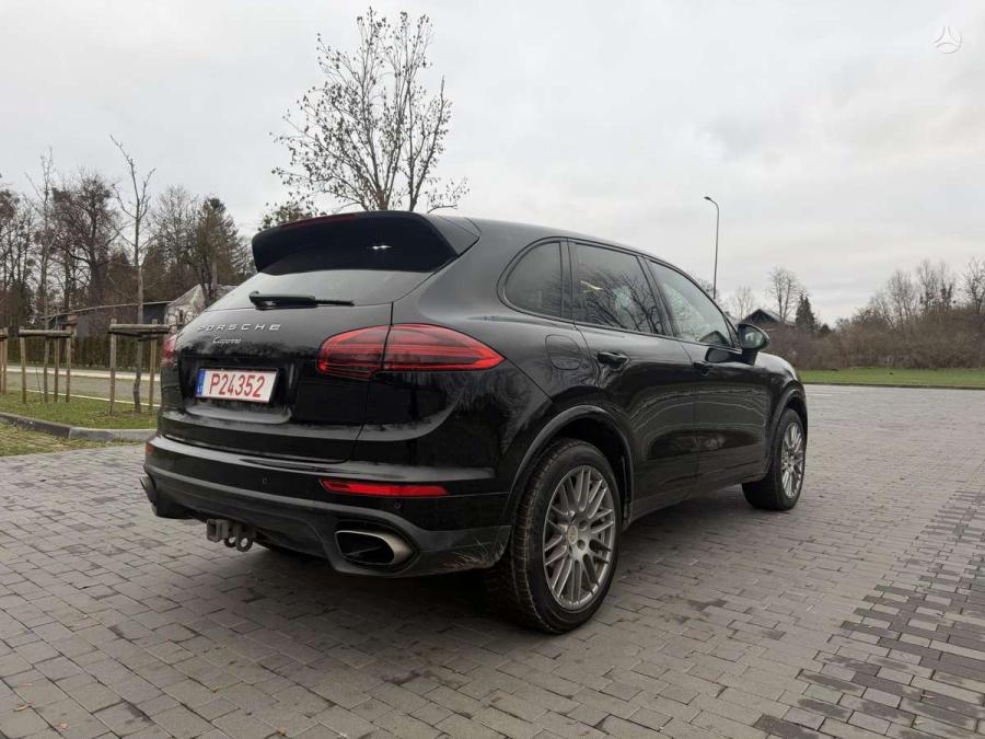 Melns Porsche Cayenne 2017 Kauņa, ar dzinēja tilpumu 3.60 L un nobraukumu 175 tūkst. km par 18500 €, foto 8 vietnē AUTOMOTO.COM.LV