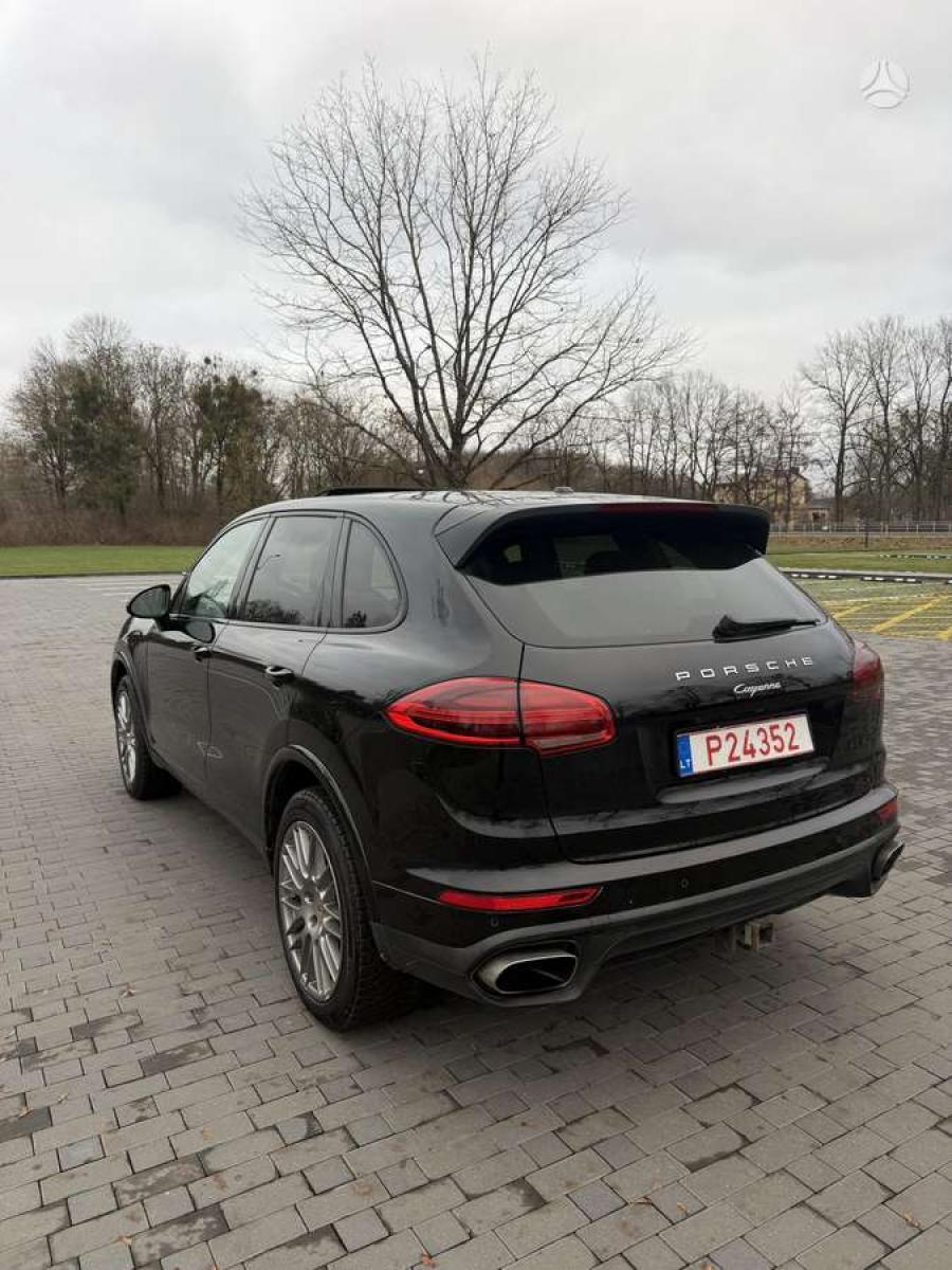 Melns Porsche Cayenne 2017 Kauņa, ar dzinēja tilpumu 3.60 L un nobraukumu 175 tūkst. km par 18500 €, foto 12 vietnē AUTOMOTO.COM.LV