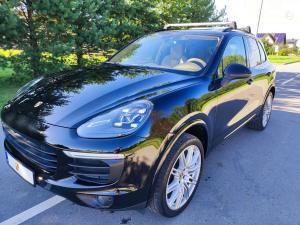 Black Porsche Cayenne 2017 in Klaipeda, with an engine capacity of 3.60 L and mileage of 129 thousand km for 23500 €, photo 2 on AUTOMOTO.COM.LV