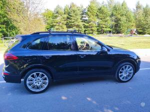 Black Porsche Cayenne 2017 in Klaipeda, with an engine capacity of 3.60 L and mileage of 129 thousand km for 23500 €, photo 6 on AUTOMOTO.COM.LV