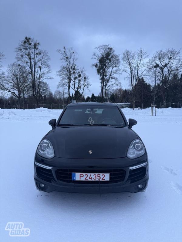 Melns Porsche Cayenne 2017 Kauņa, ar dzinēja tilpumu 3.60 L un nobraukumu 170 tūkst. km par 19999 €, foto 1 vietnē AUTOMOTO.COM.LV