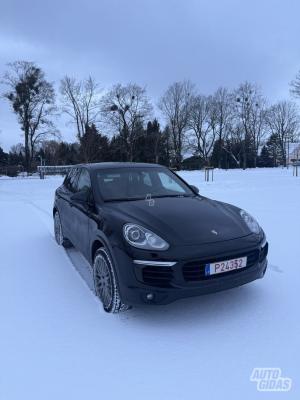Melns Porsche Cayenne 2017 Kauņa, ar dzinēja tilpumu 3.60 L un nobraukumu 170 tūkst. km par 19999 €, foto 5 vietnē AUTOMOTO.COM.LV