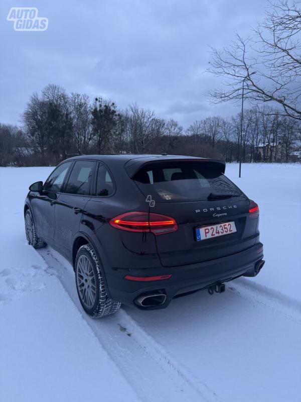 Melns Porsche Cayenne 2017 Kauņa, ar dzinēja tilpumu 3.60 L un nobraukumu 170 tūkst. km par 19999 €, foto 6 vietnē AUTOMOTO.COM.LV
