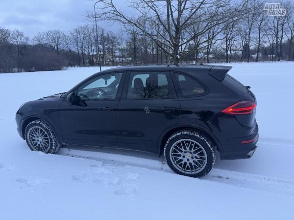 Melns Porsche Cayenne 2017 Kauņa, ar dzinēja tilpumu 3.60 L un nobraukumu 170 tūkst. km par 19999 €, foto 9 vietnē AUTOMOTO.COM.LV