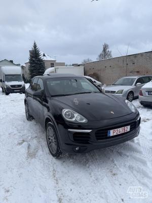 Melns Porsche Cayenne 2017 Kauņa, ar dzinēja tilpumu 3.60 L un nobraukumu 170 tūkst. km par 19999 €, foto 11 vietnē AUTOMOTO.COM.LV