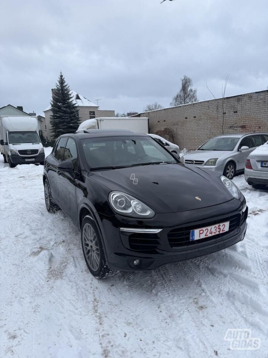 Melns Porsche Cayenne 2017 Kauņa, ar dzinēja tilpumu 3.60 L un nobraukumu 170 tūkst. km par 19999 €, foto 11 vietnē AUTOMOTO.COM.LV
