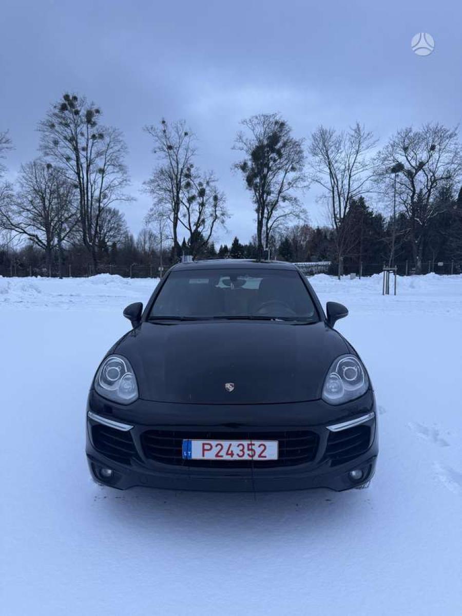 Melns Porsche Cayenne 2017 Kauņa, ar dzinēja tilpumu 3.60 L un nobraukumu 170 tūkst. km par 19999 €, foto 2 vietnē AUTOMOTO.COM.LV