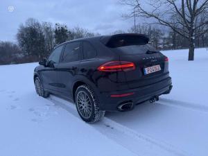 Melns Porsche Cayenne 2017 Kauņa, ar dzinēja tilpumu 3.60 L un nobraukumu 170 tūkst. km par 19999 €, foto 11 vietnē AUTOMOTO.COM.LV