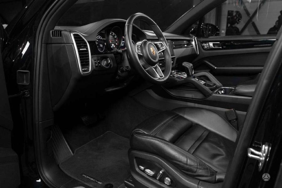 Melns Porsche Cayenne 2017 Rīga, ar dzinēja tilpumu 3.00 L un nobraukumu 171 tūkst. km par 44900 €, foto 11 vietnē AUTOMOTO.COM.LV