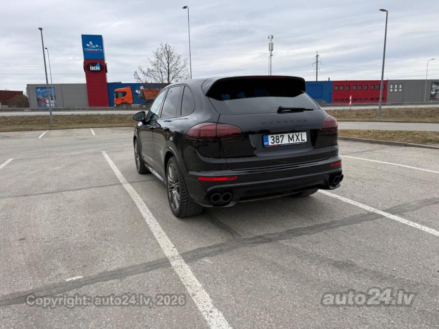 Black Porsche Cayenne 2017 in Tallinn, with an engine capacity of 3.60 L and mileage of 149 thousand km for 34000 €, photo 4 on AUTOMOTO.COM.LV