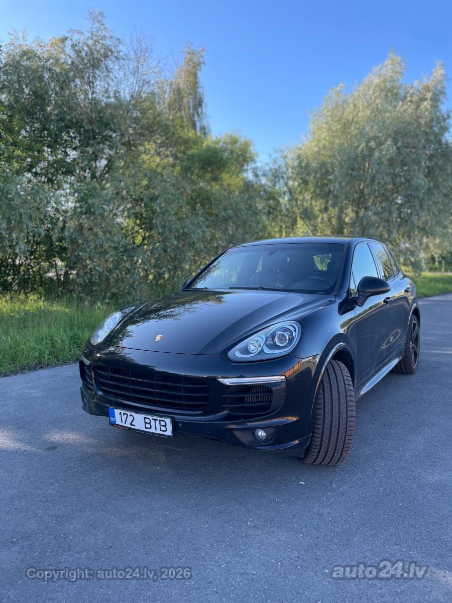 Black Porsche Cayenne 2017 in Tallinn, with an engine capacity of 3.00 L and mileage of 135 thousand km for 33990 €, photo 1 on AUTOMOTO.COM.LV