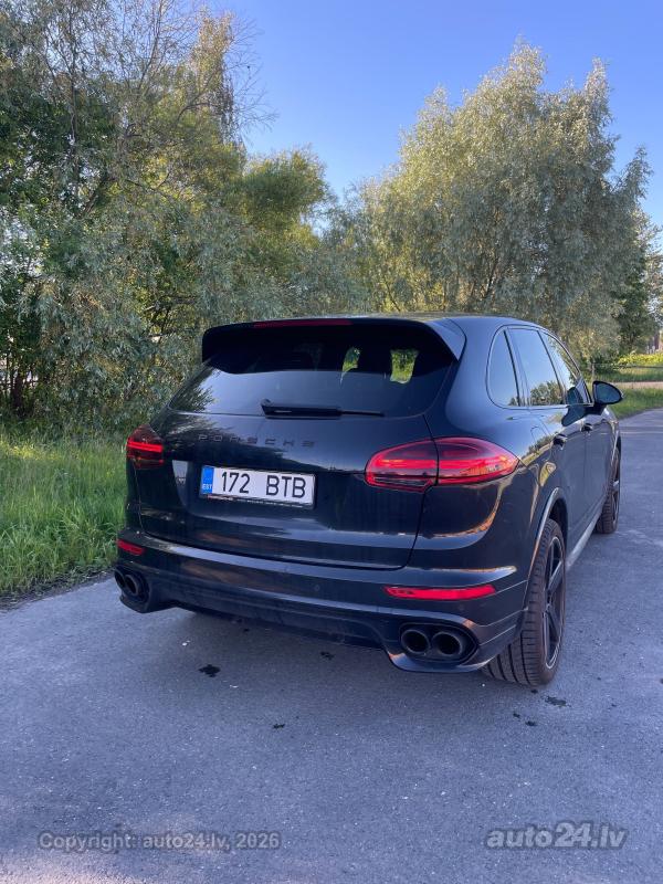 Black Porsche Cayenne 2017 in Tallinn, with an engine capacity of 3.00 L and mileage of 135 thousand km for 33990 €, photo 5 on AUTOMOTO.COM.LV
