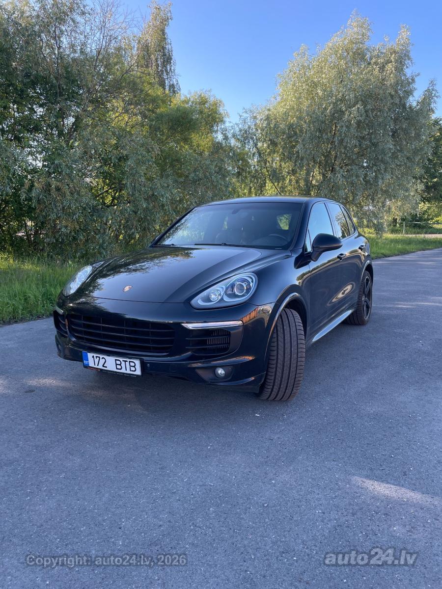Black Porsche Cayenne 2017 in Tallinn, with an engine capacity of 3.00 L and mileage of 135 thousand km for 33990 €, photo 20 on AUTOMOTO.COM.LV