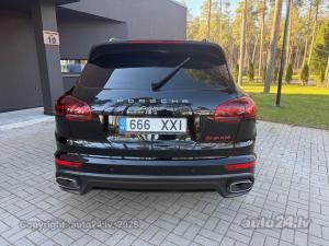 Melns Porsche Cayenne 2017 Tallina, ar dzinēja tilpumu 3.00 L un nobraukumu 197 tūkst. km par 33000 €, foto 10 vietnē AUTOMOTO.COM.LV