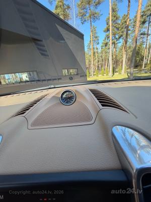 Melns Porsche Cayenne 2017 Tallina, ar dzinēja tilpumu 3.00 L un nobraukumu 197 tūkst. km par 30600 €, foto 17 vietnē AUTOMOTO.COM.LV