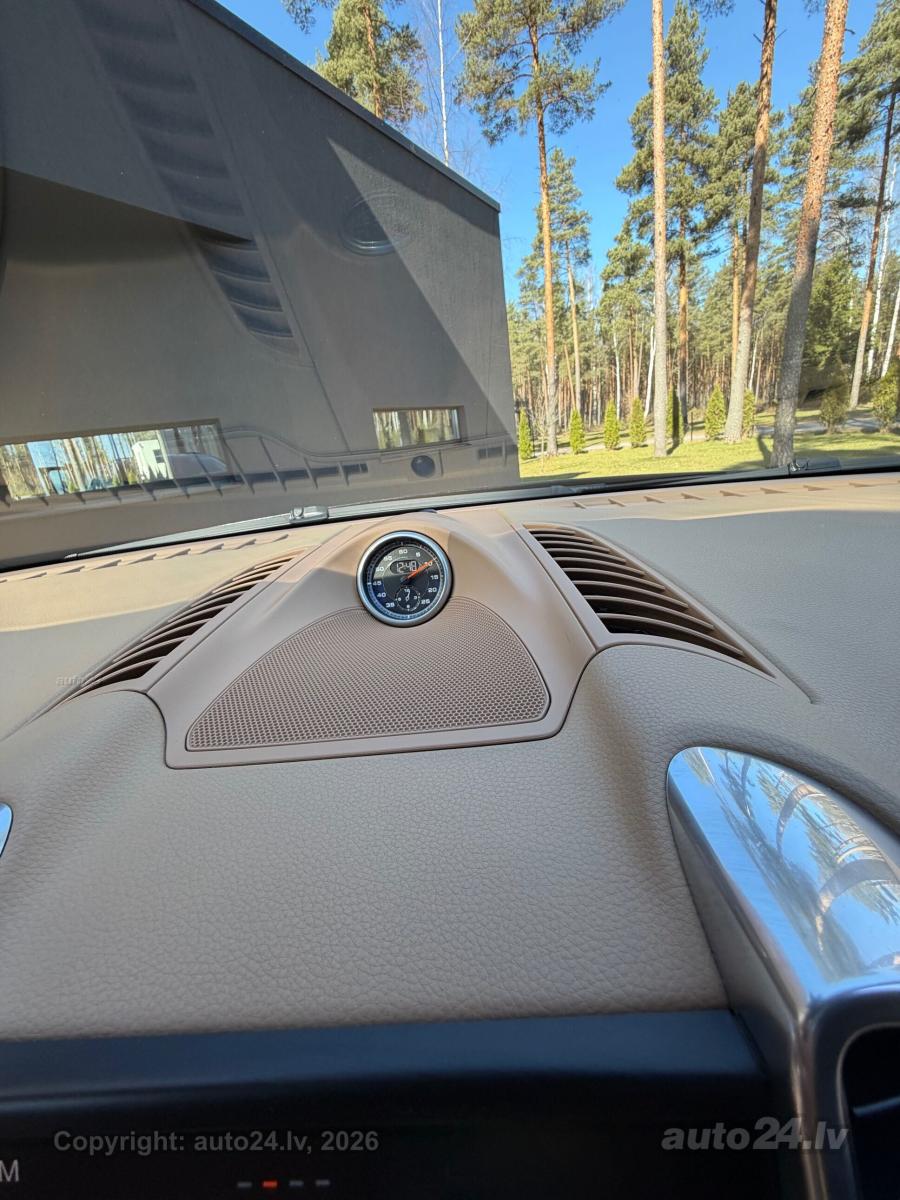 Melns Porsche Cayenne 2017 Tallina, ar dzinēja tilpumu 3.00 L un nobraukumu 197 tūkst. km par 30600 €, foto 17 vietnē AUTOMOTO.COM.LV