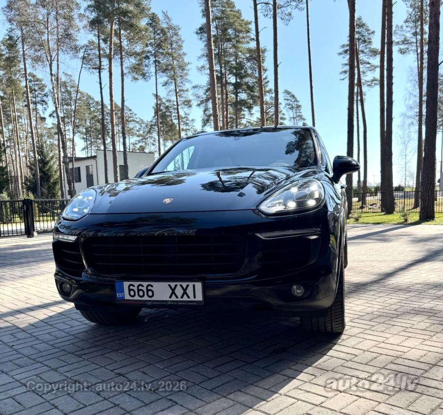 Melns Porsche Cayenne 2017 Tallina, ar dzinēja tilpumu 3.00 L un nobraukumu 197 tūkst. km par 30600 €, foto 23 vietnē AUTOMOTO.COM.LV