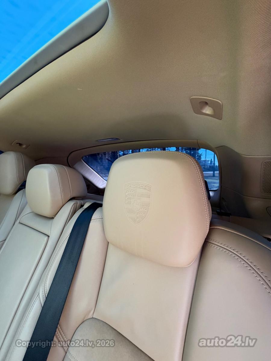 Melns Porsche Cayenne 2017 Tallina, ar dzinēja tilpumu 3.00 L un nobraukumu 197 tūkst. km par 30600 €, foto 26 vietnē AUTOMOTO.COM.LV