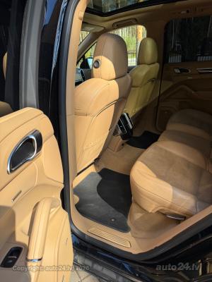 Melns Porsche Cayenne 2017 Tallina, ar dzinēja tilpumu 3.00 L un nobraukumu 197 tūkst. km par 30600 €, foto 27 vietnē AUTOMOTO.COM.LV