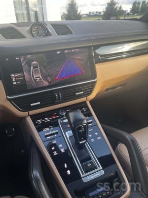 Melns Porsche Cayenne 2017 Rīga, ar dzinēja tilpumu 3.00 L un nobraukumu 180 tūkst. km par 39999 €, foto 4 vietnē AUTOMOTO.COM.LV