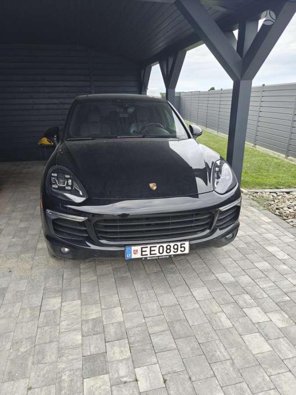Melns Porsche Cayenne 2017 Klaipėda, ar dzinēja tilpumu 3.00 L un nobraukumu 157 tūkst. km par 24750 €, foto 1 vietnē AUTOMOTO.COM.LV