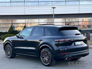 Melns Porsche Cayenne 2017 Rīga, ar dzinēja tilpumu 3.00 L un nobraukumu 171 tūkst. km par 34950 €, foto 5 vietnē AUTOMOTO.COM.LV