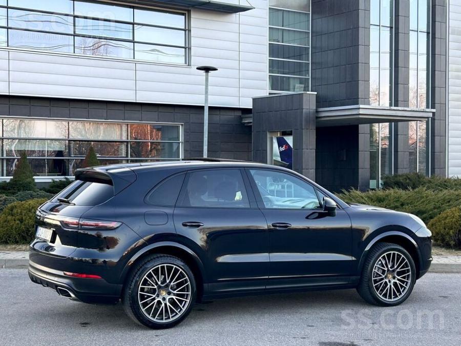 Melns Porsche Cayenne 2017 Rīga, ar dzinēja tilpumu 3.00 L un nobraukumu 171 tūkst. km par 34950 €, foto 8 vietnē AUTOMOTO.COM.LV