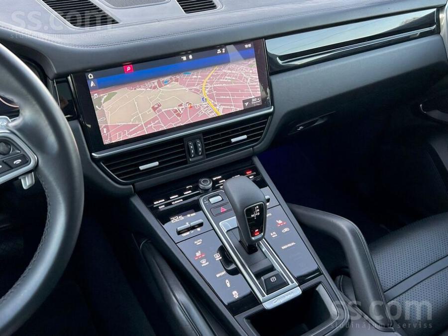 Melns Porsche Cayenne 2017 Rīga, ar dzinēja tilpumu 3.00 L un nobraukumu 171 tūkst. km par 34950 €, foto 15 vietnē AUTOMOTO.COM.LV