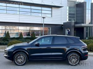 Melns Porsche Cayenne 2017 Rīga, ar dzinēja tilpumu 3.00 L un nobraukumu 171 tūkst. km par 34950 €, foto 27 vietnē AUTOMOTO.COM.LV