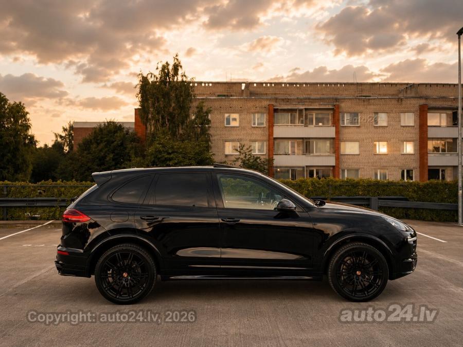 Melns Porsche Cayenne 2017 Tartu, ar dzinēja tilpumu 3.00 L un nobraukumu 169 tūkst. km par 26999 €, foto 5 vietnē AUTOMOTO.COM.LV