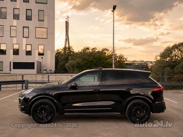 Melns Porsche Cayenne 2017 Tartu, ar dzinēja tilpumu 3.00 L un nobraukumu 169 tūkst. km par 26999 €, foto 5 vietnē AUTOMOTO.COM.LV