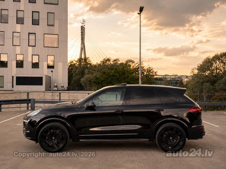 Melns Porsche Cayenne 2017 Tartu, ar dzinēja tilpumu 3.00 L un nobraukumu 169 tūkst. km par 26999 €, foto 6 vietnē AUTOMOTO.COM.LV