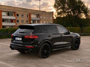 Melns Porsche Cayenne 2017 Tartu, ar dzinēja tilpumu 3.00 L un nobraukumu 169 tūkst. km par 26999 €, foto 9 vietnē AUTOMOTO.COM.LV
