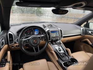 Melns Porsche Cayenne 2017 Tartu, ar dzinēja tilpumu 3.00 L un nobraukumu 169 tūkst. km par 26999 €, foto 10 vietnē AUTOMOTO.COM.LV