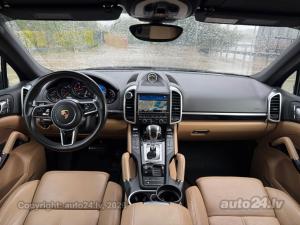 Melns Porsche Cayenne 2017 Tartu, ar dzinēja tilpumu 3.00 L un nobraukumu 169 tūkst. km par 26999 €, foto 11 vietnē AUTOMOTO.COM.LV