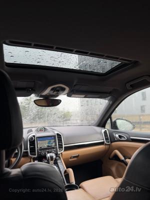 Melns Porsche Cayenne 2017 Tartu, ar dzinēja tilpumu 3.00 L un nobraukumu 169 tūkst. km par 26999 €, foto 16 vietnē AUTOMOTO.COM.LV