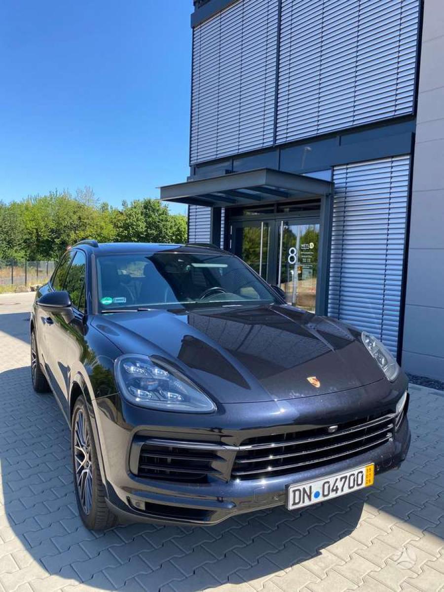 Melns Porsche Cayenne 2017 Mažeikiai, ar dzinēja tilpumu 3.00 L un nobraukumu 180 tūkst. km par 45500 €, foto 1 vietnē AUTOMOTO.COM.LV