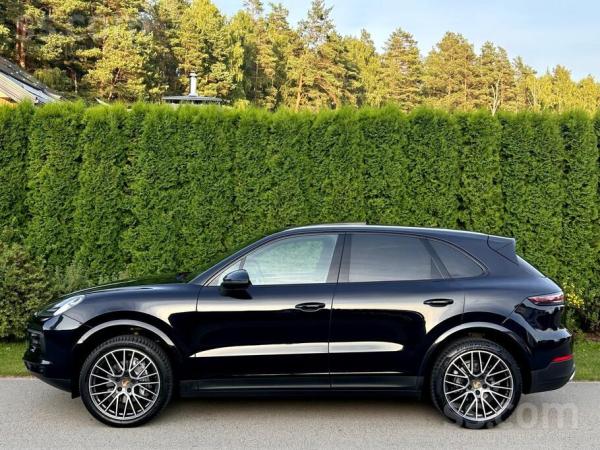 Black Porsche Cayenne 2017 in Riga, with an engine capacity of 3.00 L and mileage of 172 thousand km for 33950 €, photo 3 on AUTOMOTO.COM.LV