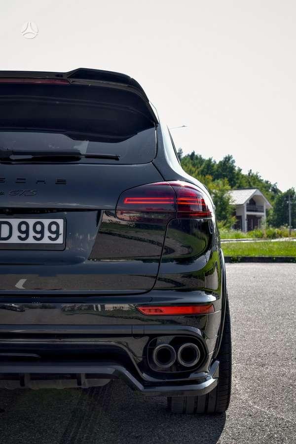 Black Porsche Cayenne 2017 in Vilnius, with an engine capacity of 3.60 L and mileage of 73 thousand km for 32000 €, photo 5 on AUTOMOTO.COM.LV
