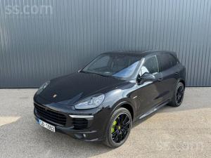 Black Porsche Cayenne 2017 in Riga, with an engine capacity of 3.00 L and mileage of 192 thousand km for 26350 €, photo  on AUTOMOTO.COM.LV
