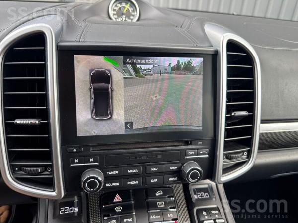 Black Porsche Cayenne 2017 in Riga, with an engine capacity of 3.00 L and mileage of 192 thousand km for 26350 €, photo 9 on AUTOMOTO.COM.LV