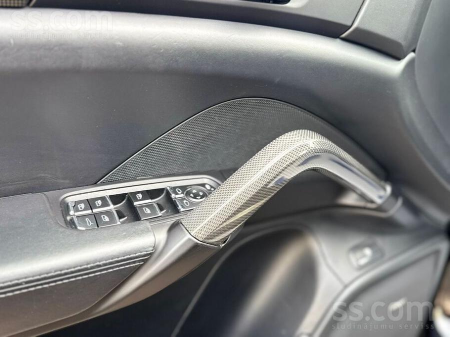 Black Porsche Cayenne 2017 in Riga, with an engine capacity of 3.00 L and mileage of 192 thousand km for 26350 €, photo 15 on AUTOMOTO.COM.LV