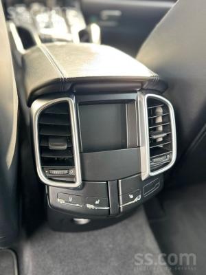 Black Porsche Cayenne 2017 in Riga, with an engine capacity of 3.00 L and mileage of 192 thousand km for 26350 €, photo 16 on AUTOMOTO.COM.LV