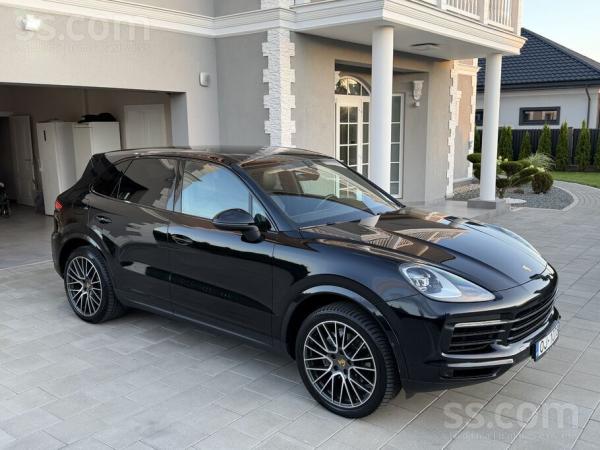 Black Porsche Cayenne 2017 in Riga, with an engine capacity of 2.90 L and mileage of 172 thousand km for 32000 €, photo 1 on AUTOMOTO.COM.LV