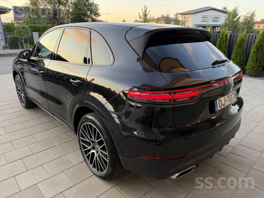 Melns Porsche Cayenne 2017 Rīga, ar dzinēja tilpumu 2.90 L un nobraukumu 172 tūkst. km par 32000 €, foto 5 vietnē AUTOMOTO.COM.LV