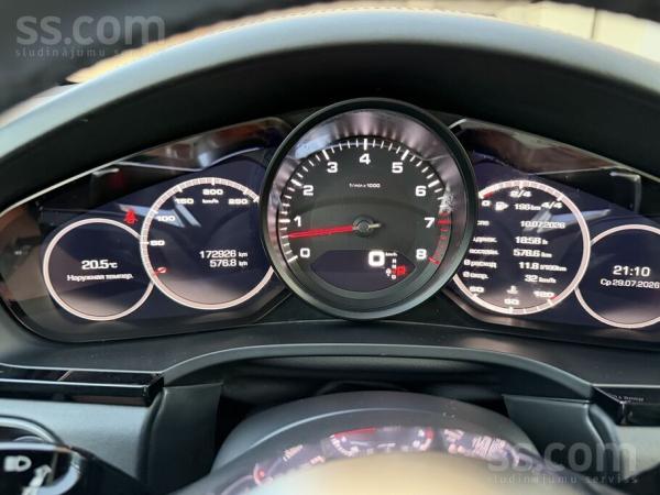 Black Porsche Cayenne 2017 in Riga, with an engine capacity of 2.90 L and mileage of 172 thousand km for 32000 €, photo 8 on AUTOMOTO.COM.LV