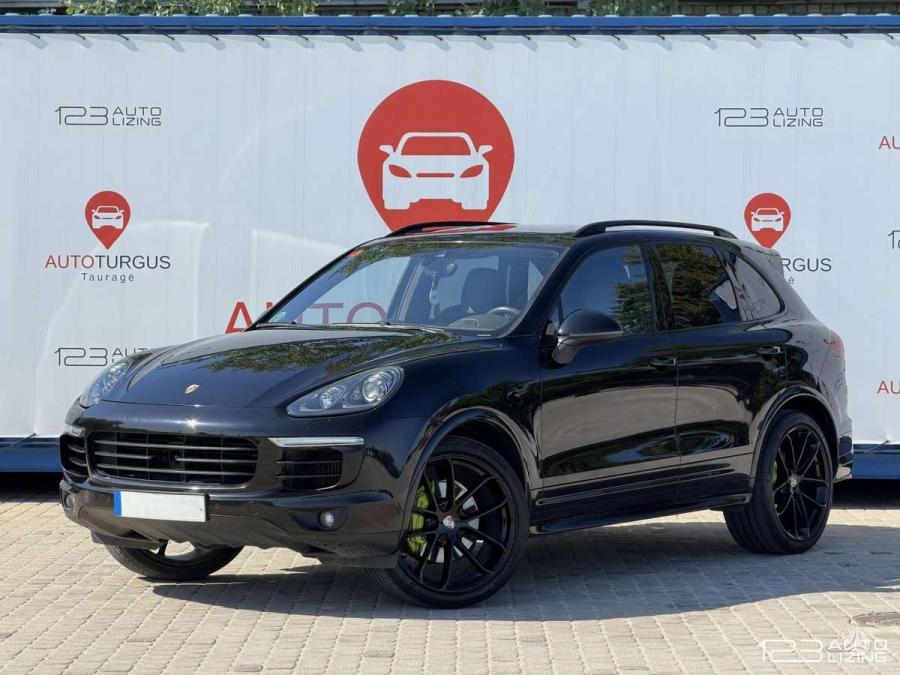 Melns Porsche Cayenne 2017 Tauragė, ar dzinēja tilpumu 3.00 L un nobraukumu 250 tūkst. km par 26990 €, foto 1 vietnē AUTOMOTO.COM.LV