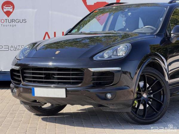 Melns Porsche Cayenne 2017 Tauragė, ar dzinēja tilpumu 3.00 L un nobraukumu 250 tūkst. km par 26990 €, foto 2 vietnē AUTOMOTO.COM.LV