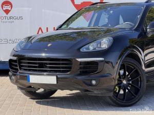 Melns Porsche Cayenne 2017 Tauragė, ar dzinēja tilpumu 3.00 L un nobraukumu 250 tūkst. km par 26990 €, foto 3 vietnē AUTOMOTO.COM.LV